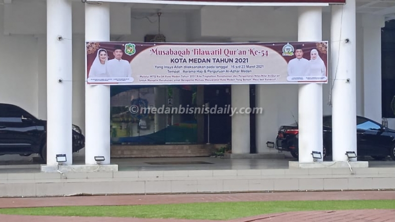 Akses ke Pintu Lobi Utama Balai Kota Medan Dibatasi hanya untuk 3 Orang ...