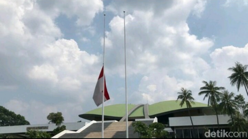 Bendera Setengah Tiang Wujud Duka KRI Nanggala, Ini Sejarah dan ...