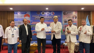 Kembangkan Perwira Pandu Maritim, Dirut Terminal Teluk Lamong David ...