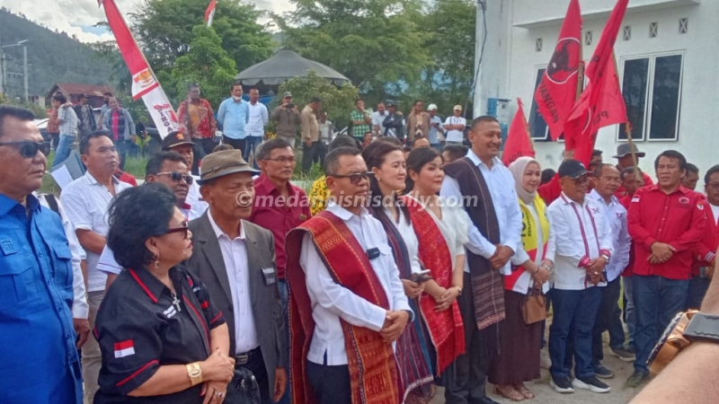 PDIP, Demokrat, Gerindra dan Golkar Daftarkan Poltak Sitorus-Anugrah ...