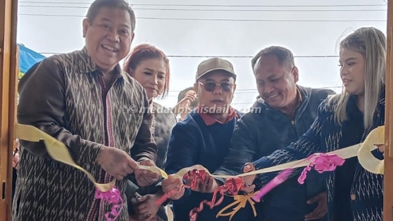 Mantan Bupati Eddy Berutu Hadiri Peluncuran Dapur Makan Bergizi Gratis ...