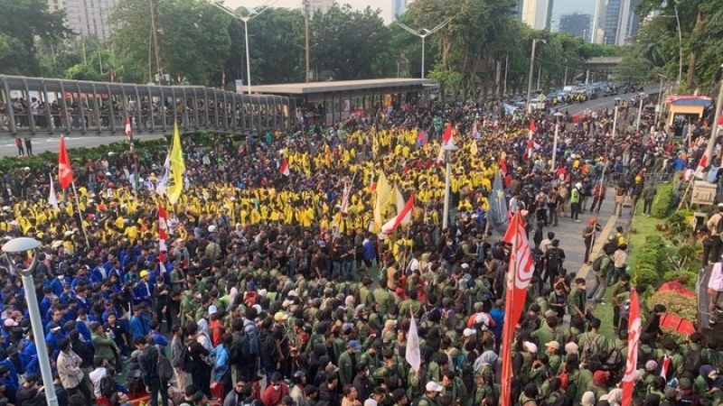 Kapolda Temui Massa Bela Affan Kurniawan yang Demo di Polda Metro ...