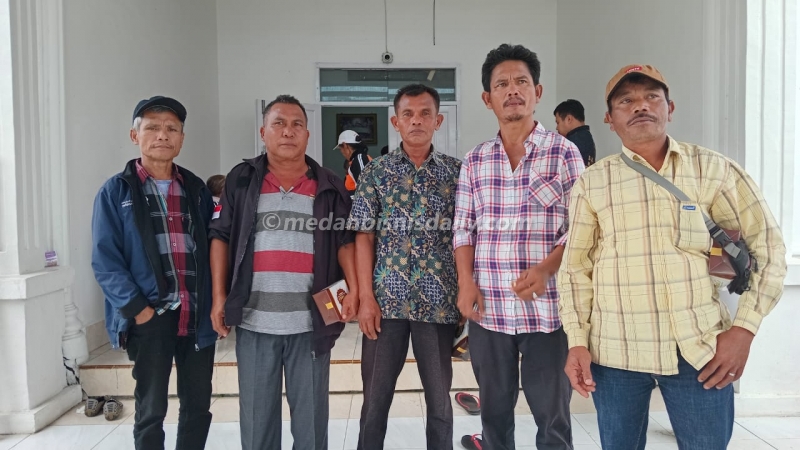 Bupati Toba Terima Perwakilan Warga Desa Silalahi Pagar Batu, Ini ...